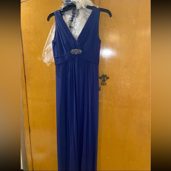 BCBGMaxAzria | Dresses | Bcbg Formal Dress Size Medium | Poshmark